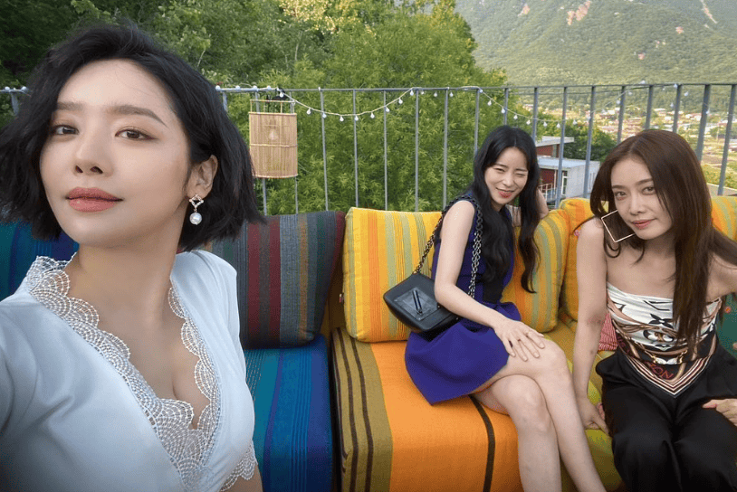 너무 파격적이라 Cg설 까지 더글로리 배우 차주영 가슴 노출했더니 네티즌들 사이 난리났다